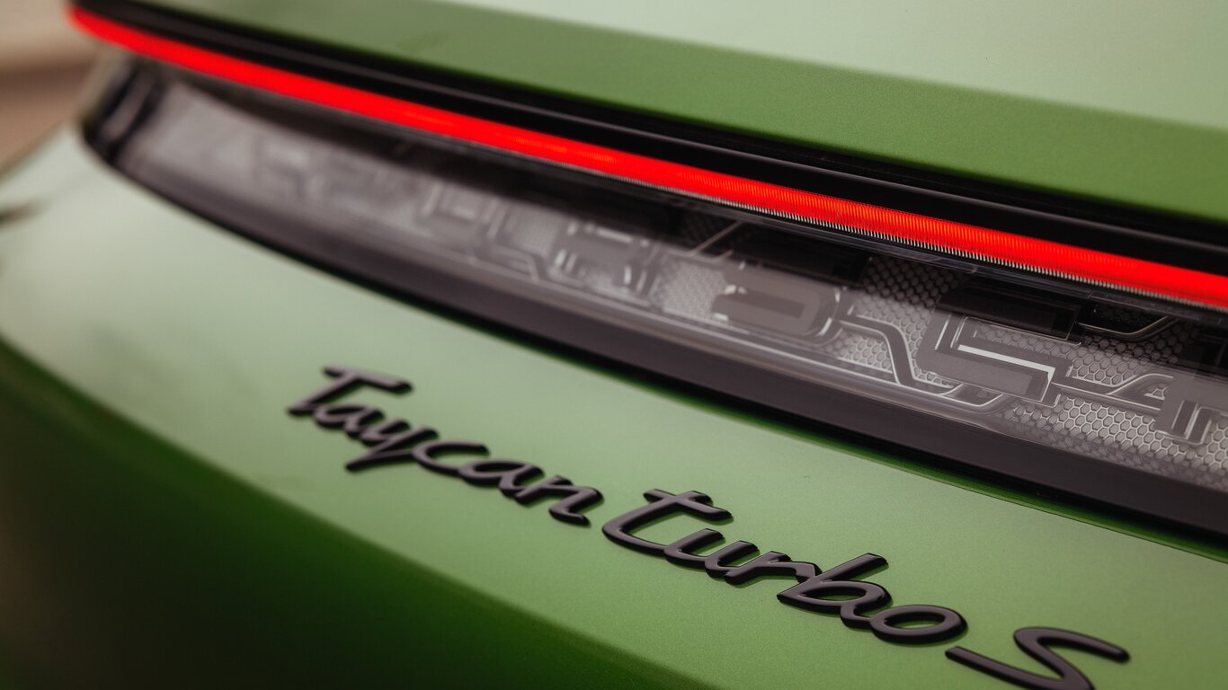 Turbo S Cross Turismo: Ultimate Porsche EV | Porsche Marin